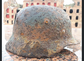 The Stalingrad Front: WW2 Soviet and German militaria
